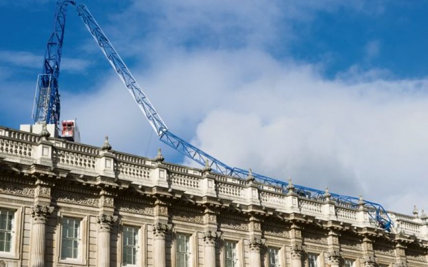 London wakes up to damage after storm hits