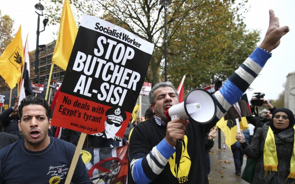 Police arrest protesters against Egyptian President Abdel Fatah al Sisi ...