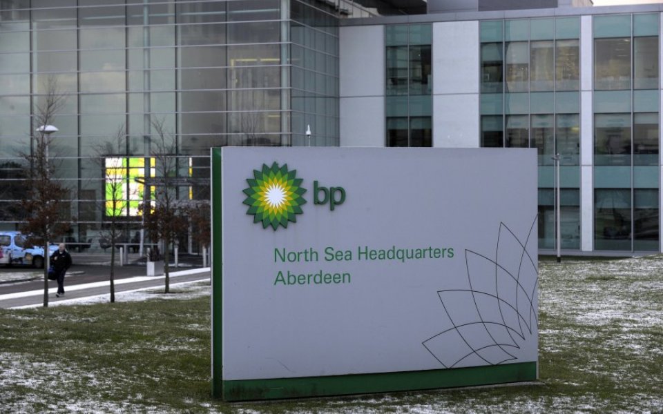 BP evacuates North Sea oil field due to a floating barge