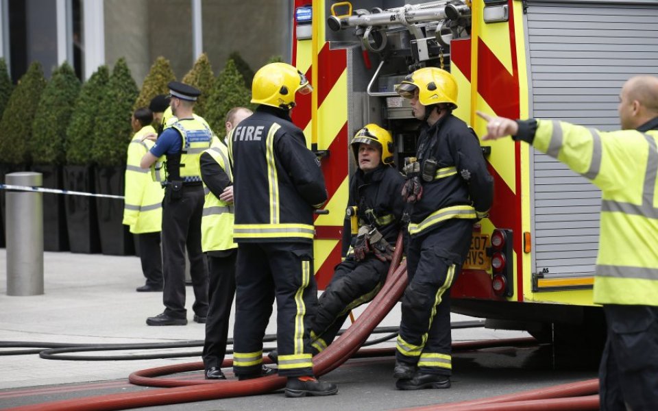 Jubilee line reopens but Metropolitan line at Finchley Road Tube ...