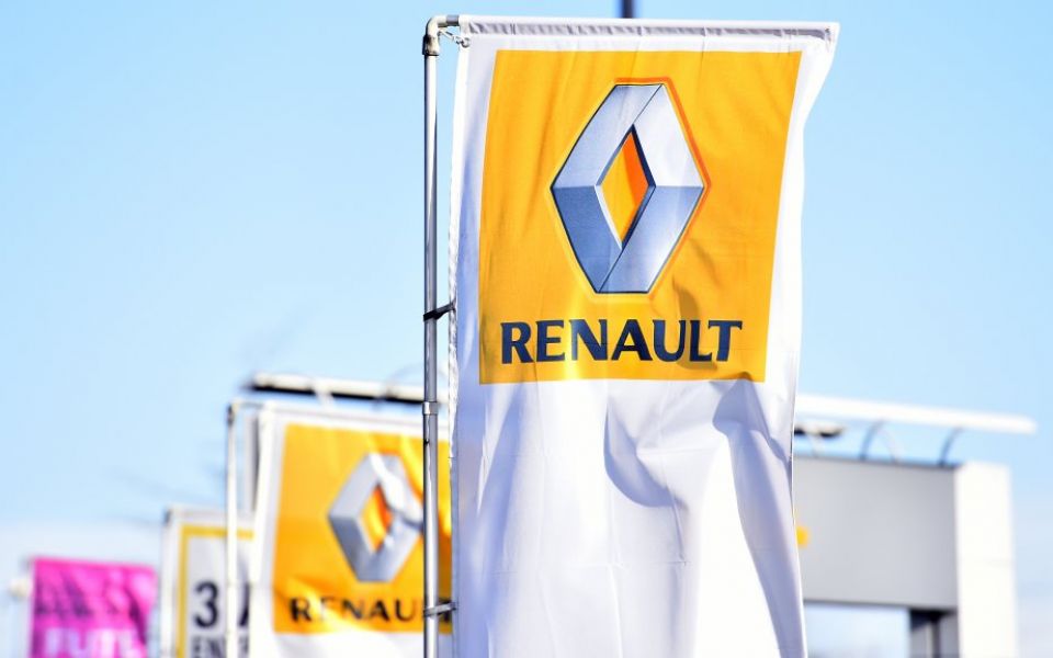 Renault offers car owners in Germany up to €10,000 to trade in old ...