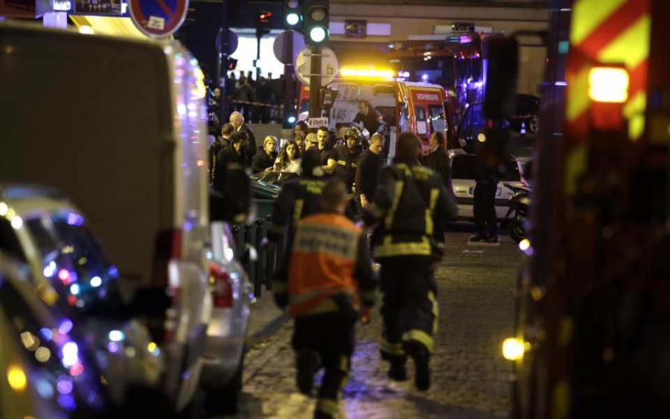 Paris attack: At least 127 dead after gunmen target rock concert ...