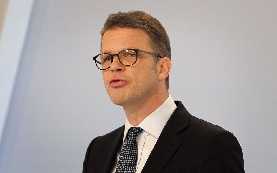 Deutsche Bank management board members to receive bonuses for first ...