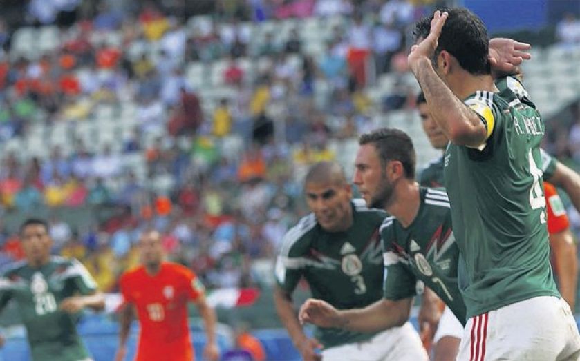 World Cup: Robben dive row as Dutch grab late win