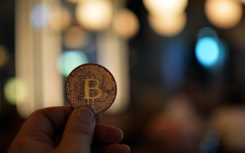 European Commission clamping down on anonymous bitcoin transactions to ...