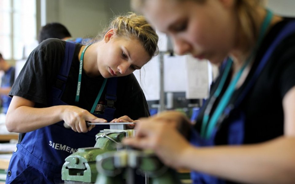 Online images are putting girls off a career in engineering, making ...