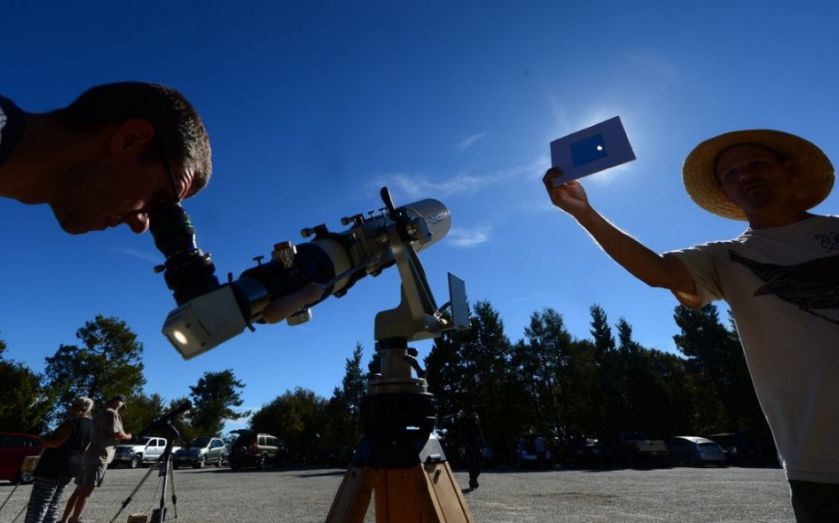 Total solar eclipse 2015: How to watch in London with a DIY pinhole camera