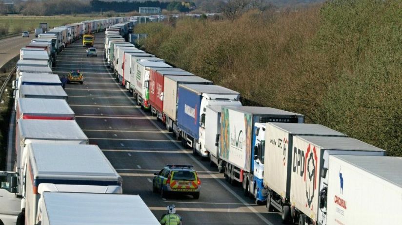 Government permits ‘long lorries’ on British roads – but are they safe ...