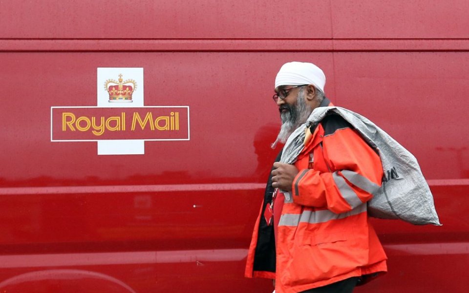 Royal Mail's share price rises as strong Christmas helps it deliver ...