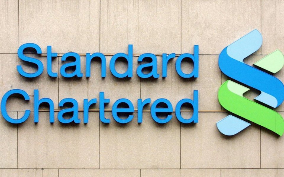 Standard Chartered looks at restructuring investment bank