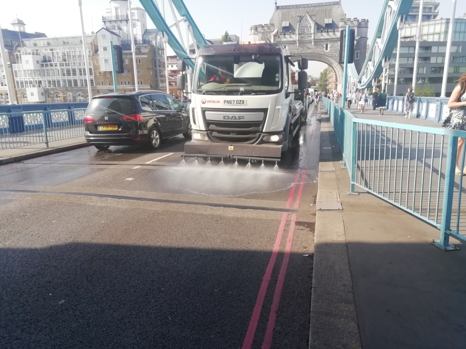 London heatwave: Tower Bridge manually cooled to stop it jamming shut