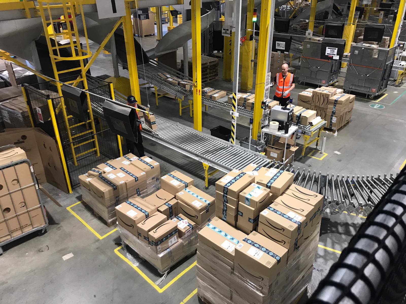 Look inside Amazon's Black Friday hub on its busiest day of the year ...