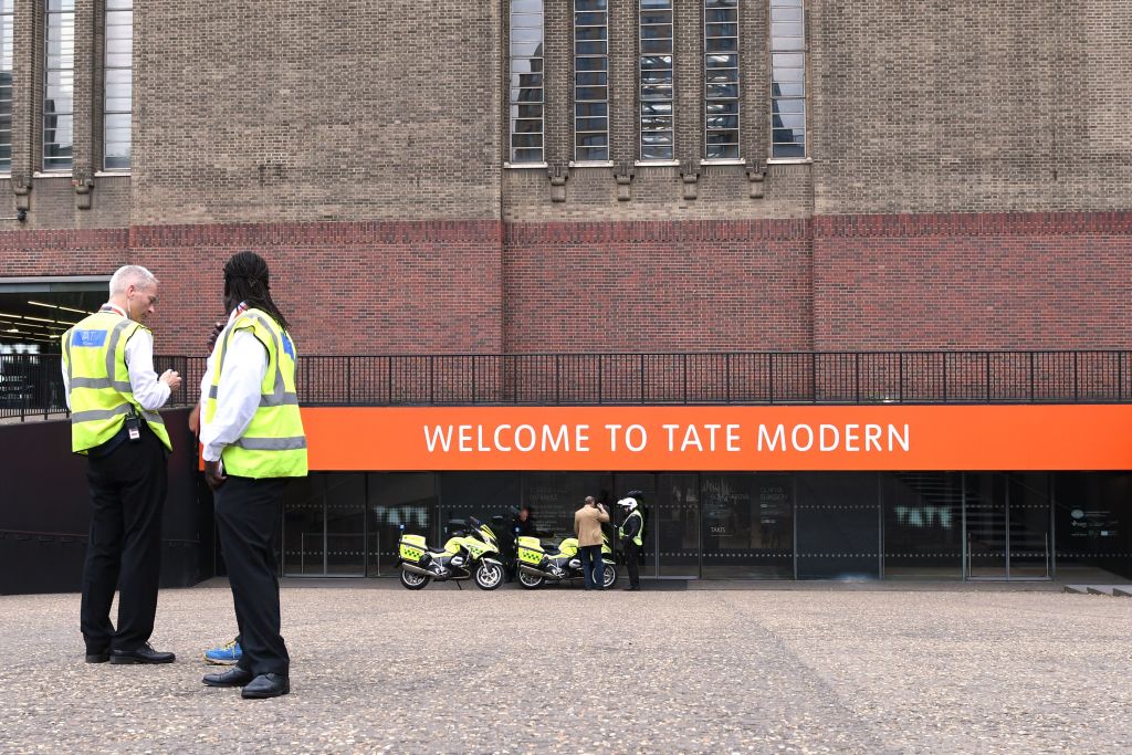 Tate Modern balcony push: Teenager pleads guilty to attempted murder