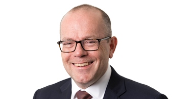 Ex-FCA chief Woolard nabs leadership role at EY