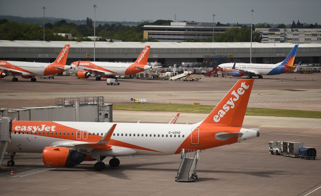 Easyjet passengers to wear face masks with flights to resume in June