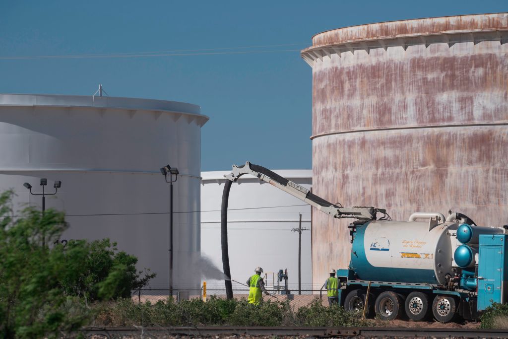 Saudi Arabia boosts oil production to 10m barrels per day