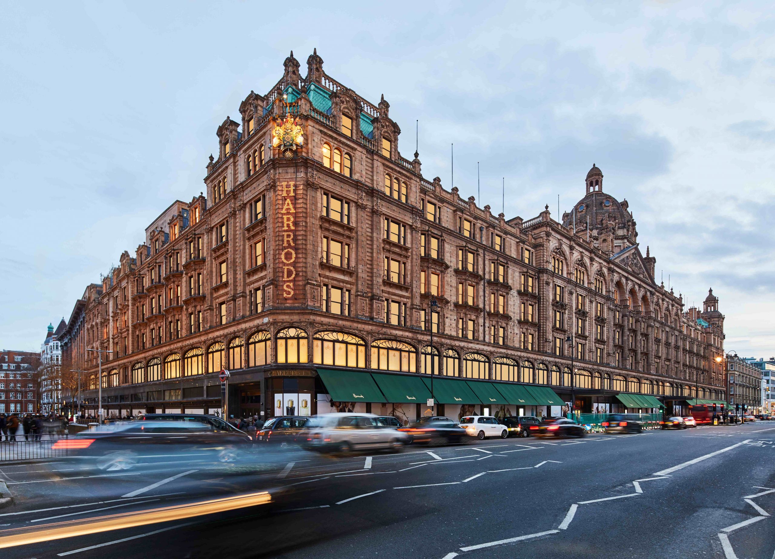 Harrods faces Christmas strike amid inflation-busting bonus call