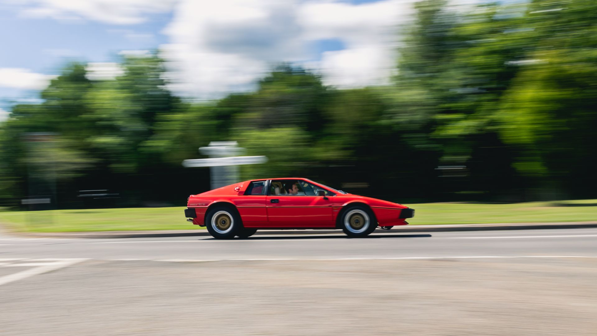 Lotus Esprit S3 review: driving the coolest Bond car : CityAM