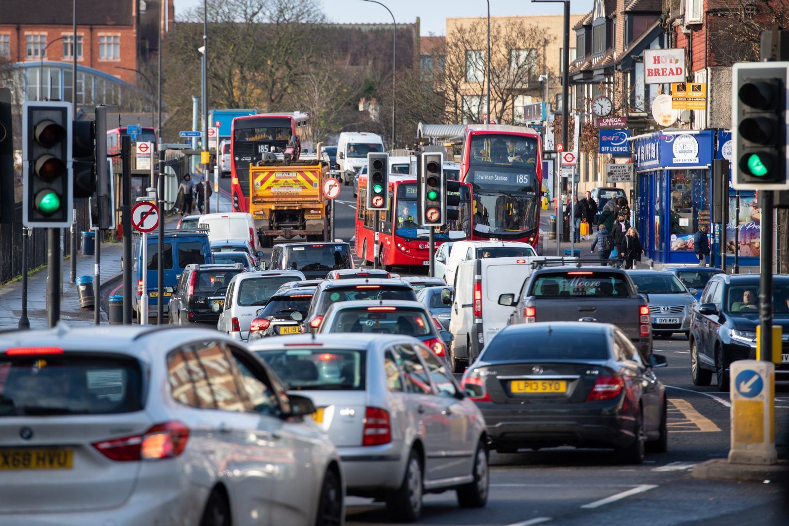 Car reliance hits 15-year high as Londoners commute less and switch to ...