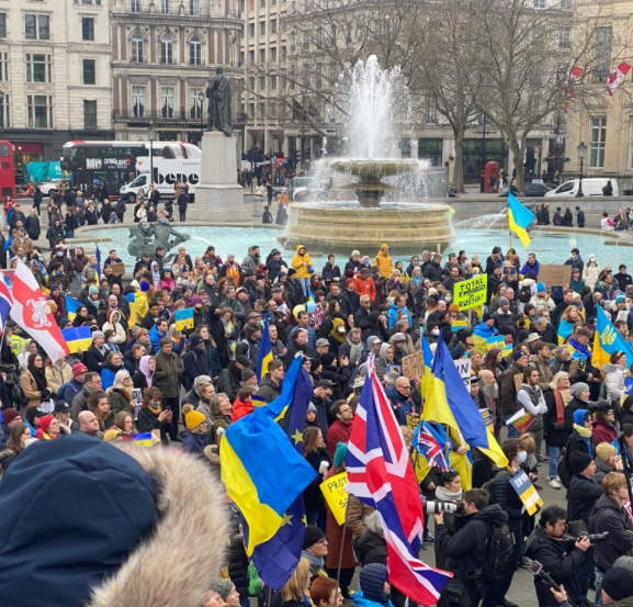 Protestors flock to Trafalgar Square in support of Ukrainians