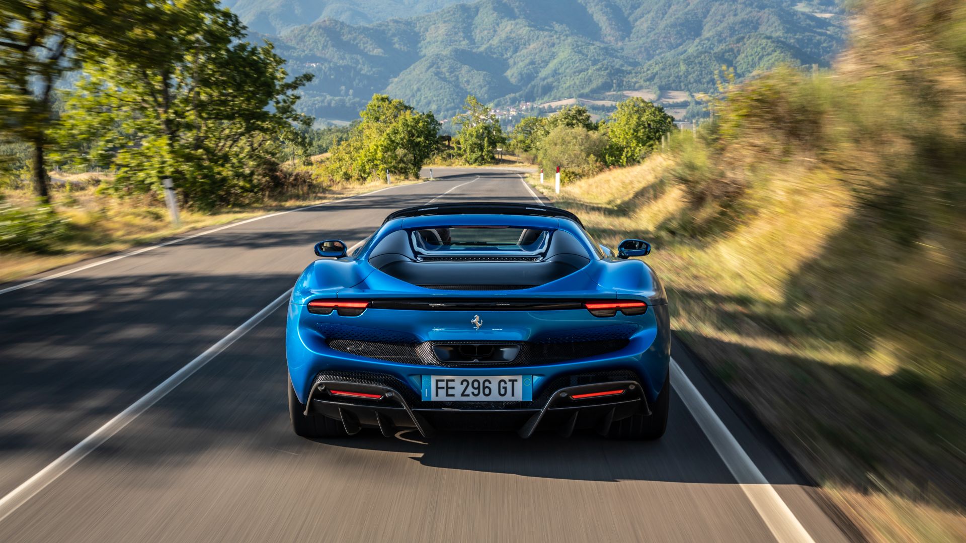 Ferrari Roma Spider: first look at glamorous open-air supercar