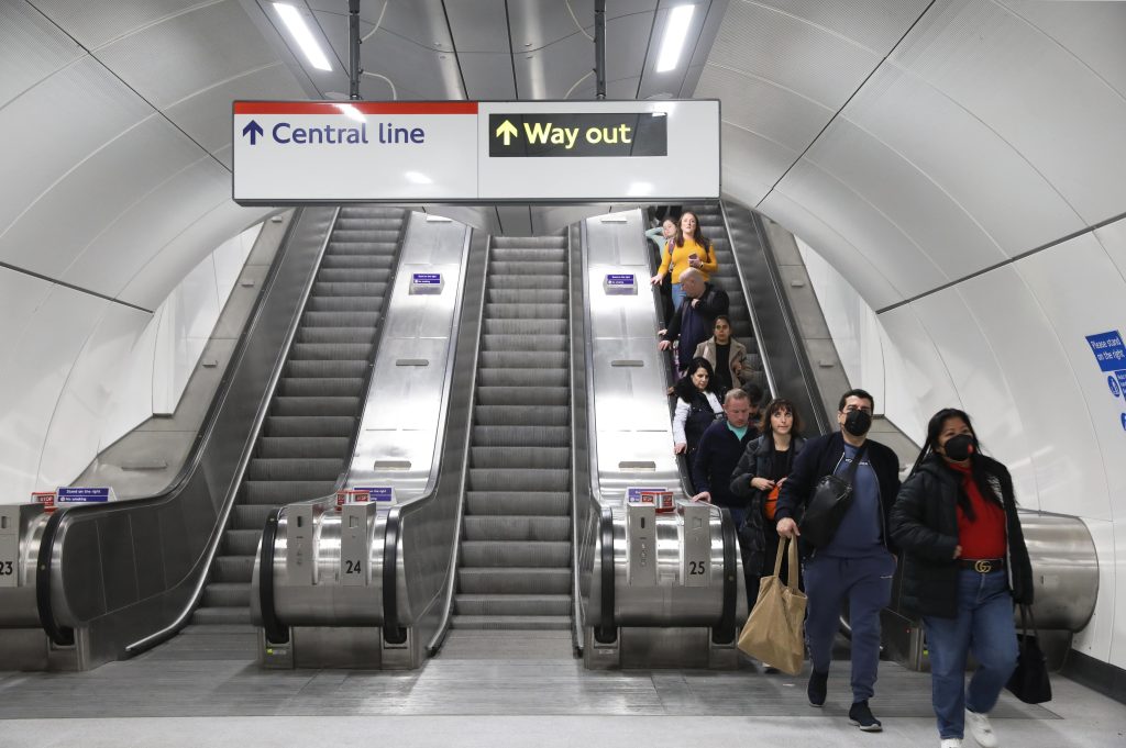 'Quicker and easier' journeys at Bank as TfL unveils new interchange route