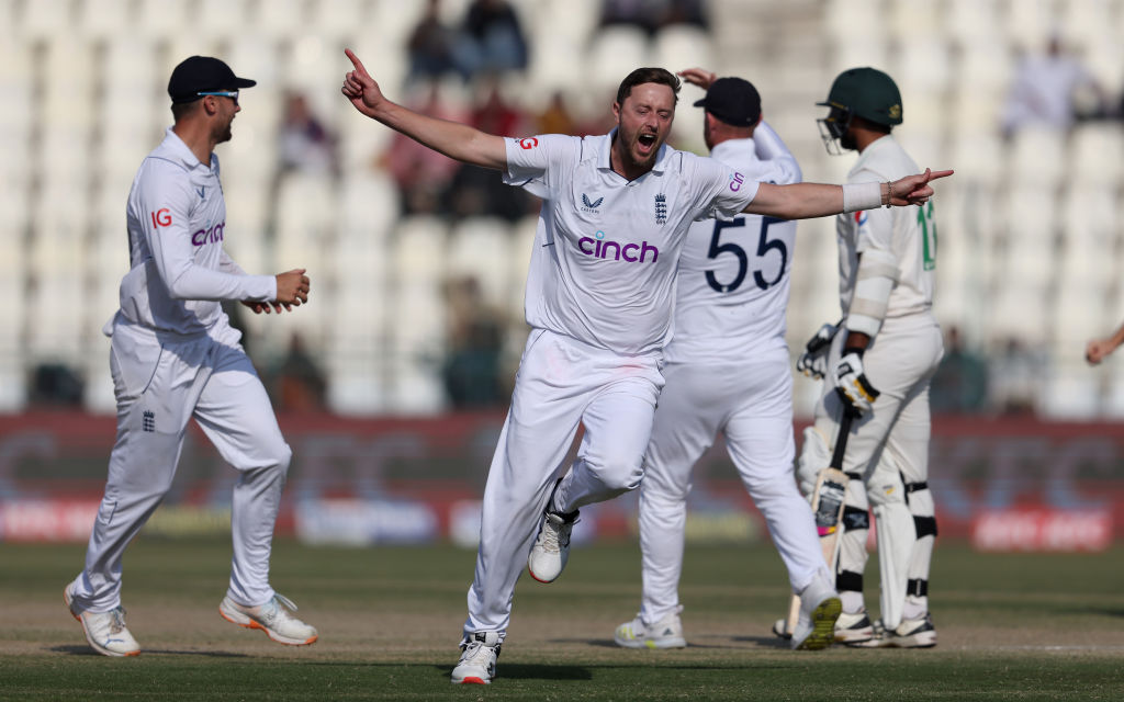 England keep riding the cricket wave with another Test series in the bag