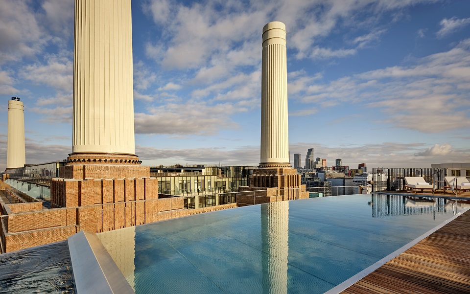 This City of London hotel has a secret rooftop bar with great views