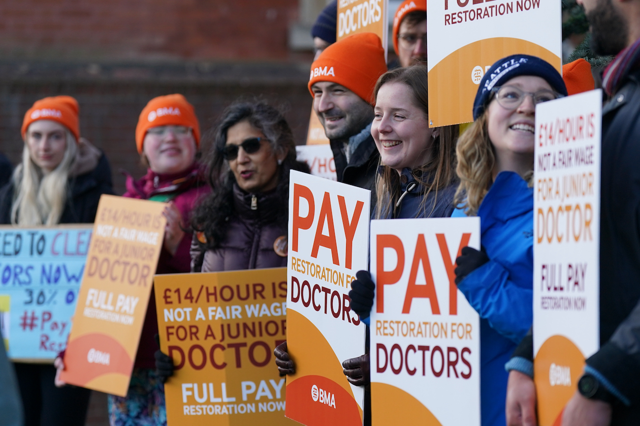 NHS junior doctors announce new five-day strike in long-running dispute ...