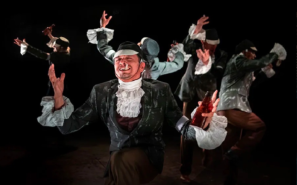 Kin at the NT brings the migrant crisis to stage through mime