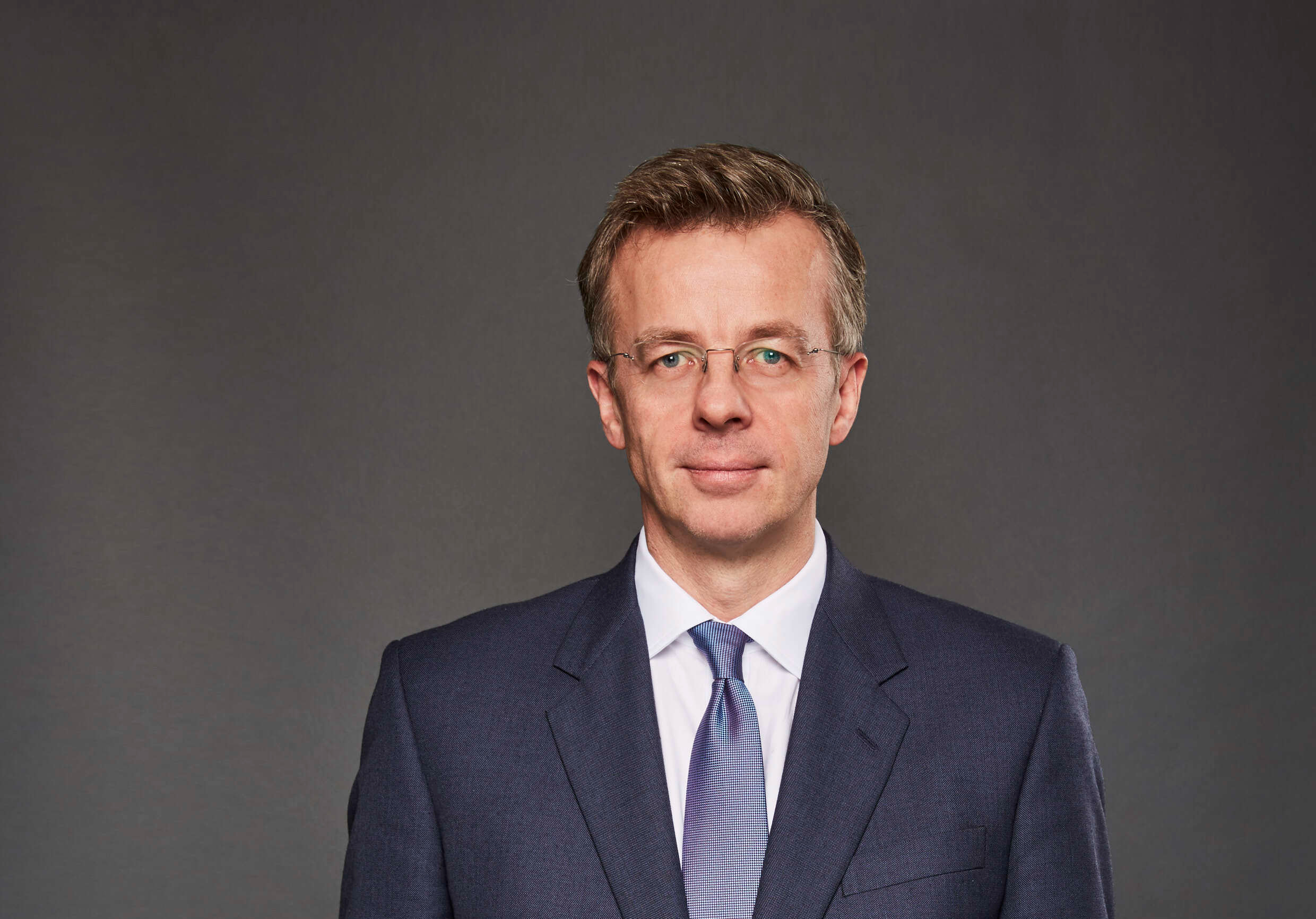 Largest law firm DLA Piper elects new managing partner to take over in 2025