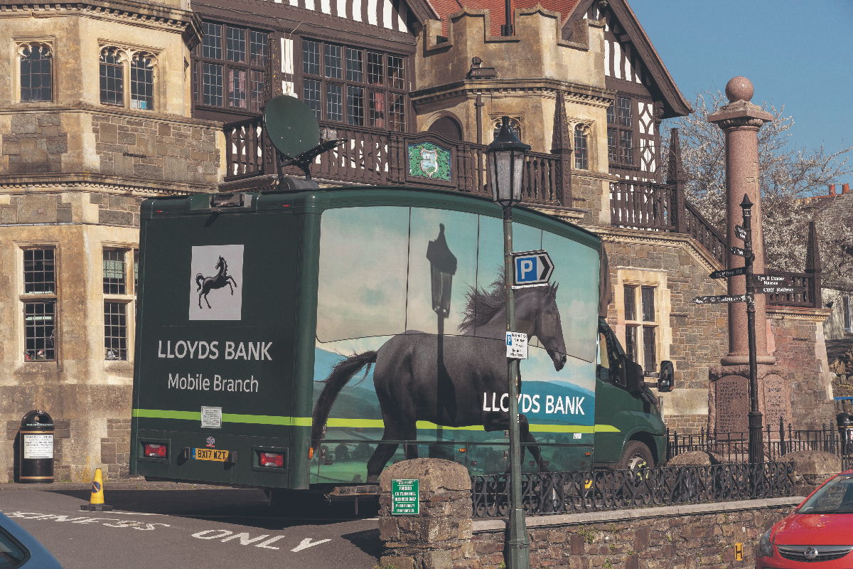 Lloyds Banking Group unveils £200m plan for head office