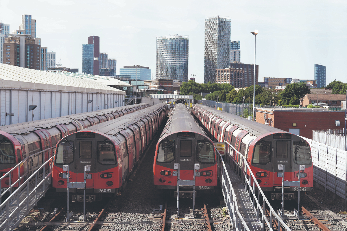 Over 1,300 TfL staff paid more than £100,000 last year