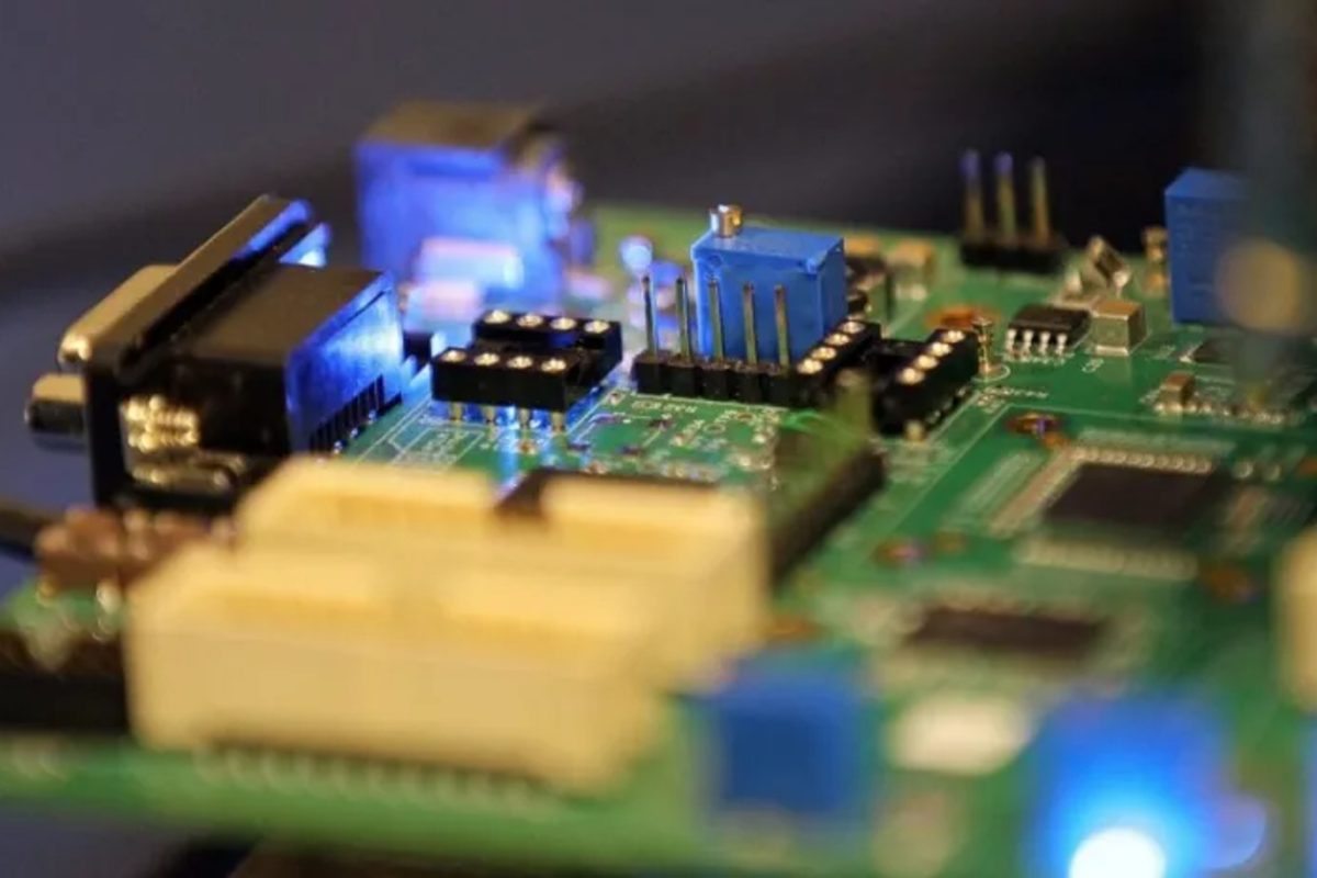 De La Rue: Banknote maker hopeful takeover will end in 'coming months ...