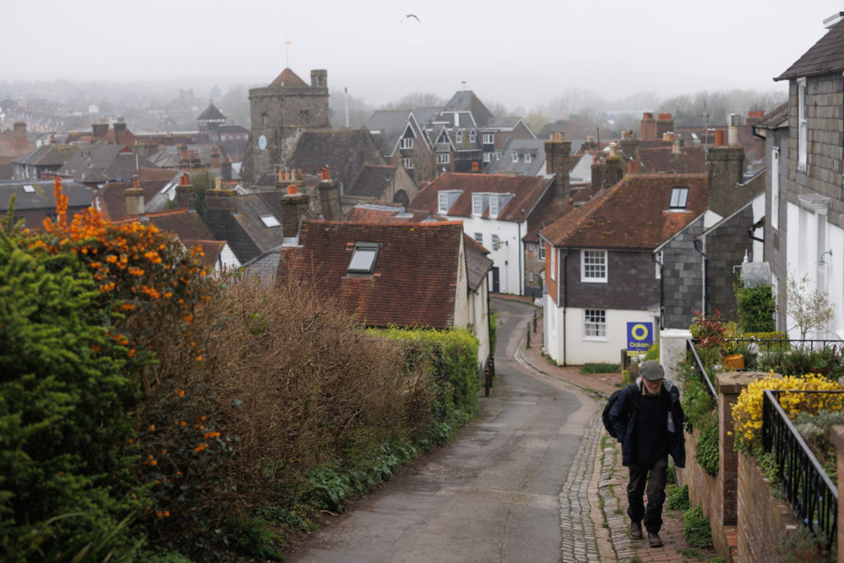 UK house prices surge to highest point since January to end months of ...