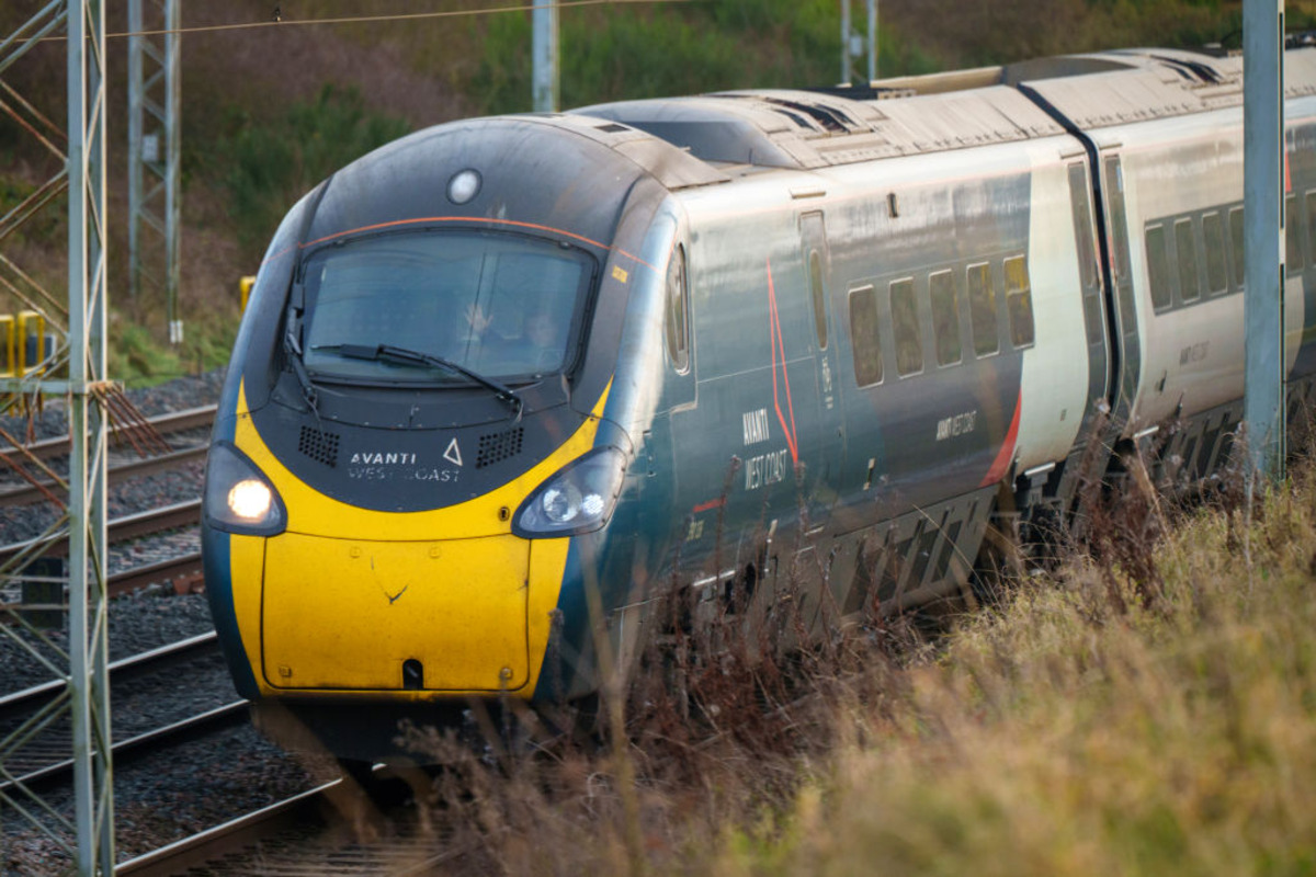 TfL rolls out new trains on the London Overground