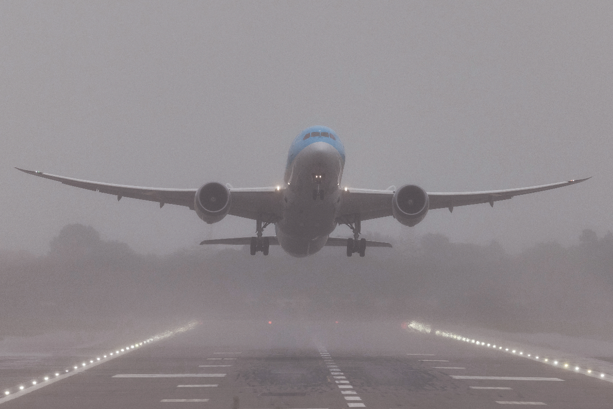 Transport secretary 'minded to approve' Gatwick expansion