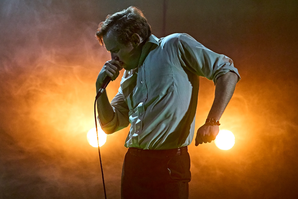 Unicorn play: Mike Bartlett's sharp Stephen Mangan throuple play