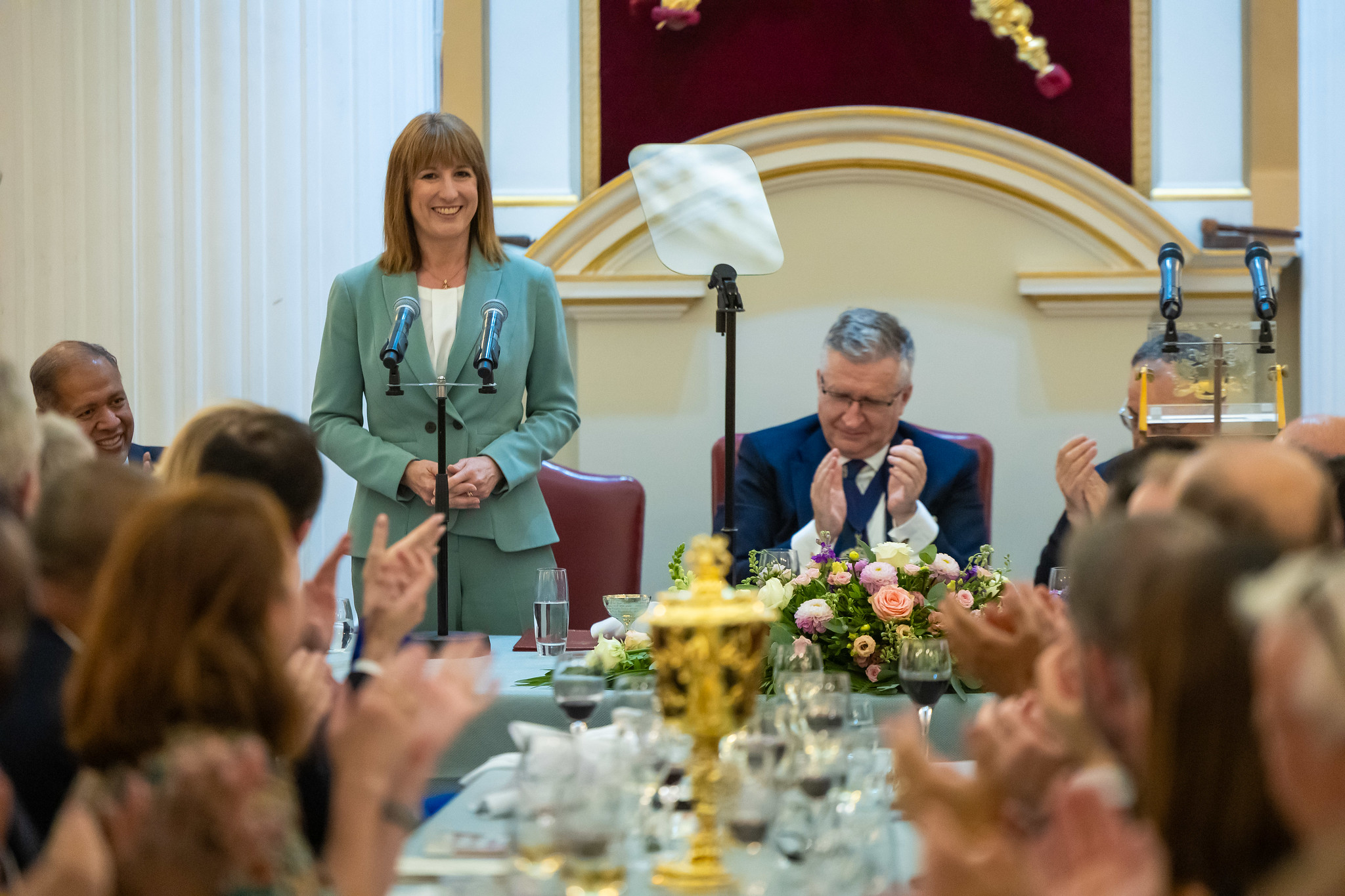 Mansion House: Rachel Reeves urges Brits to buy stocks