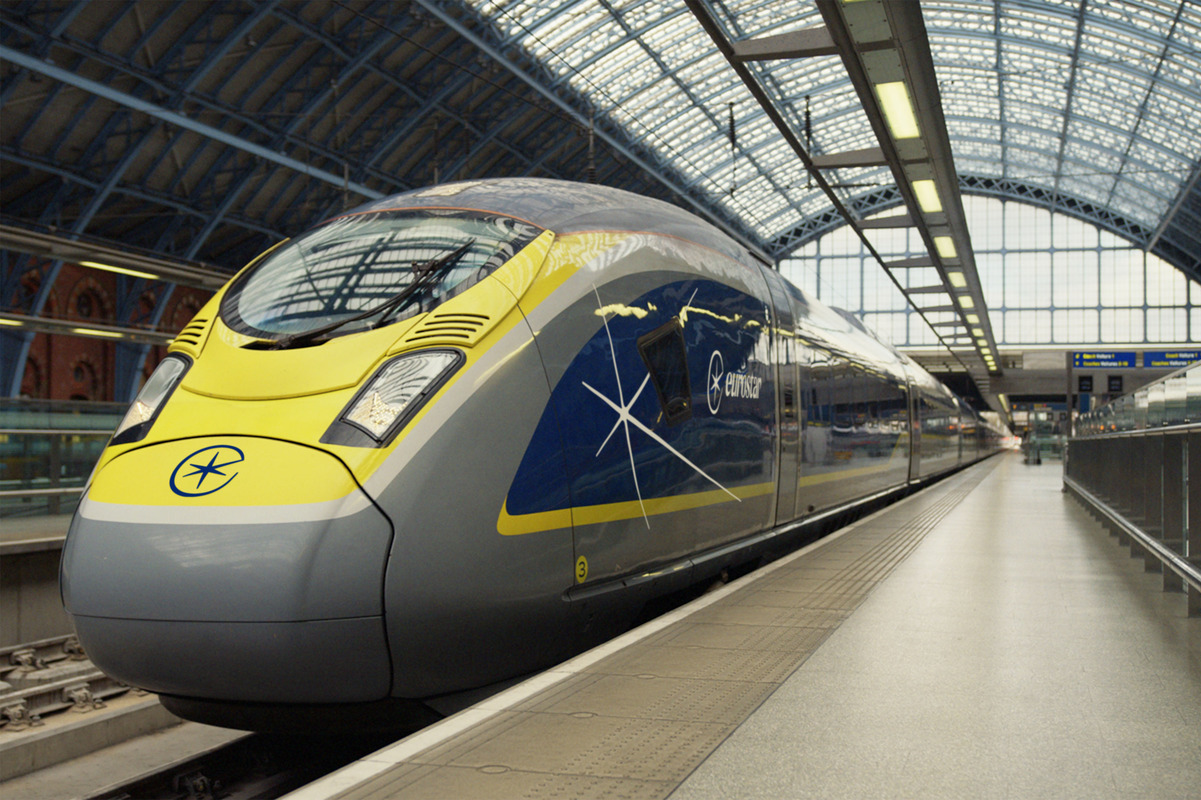 Eurostar delays hit thousands after cable theft