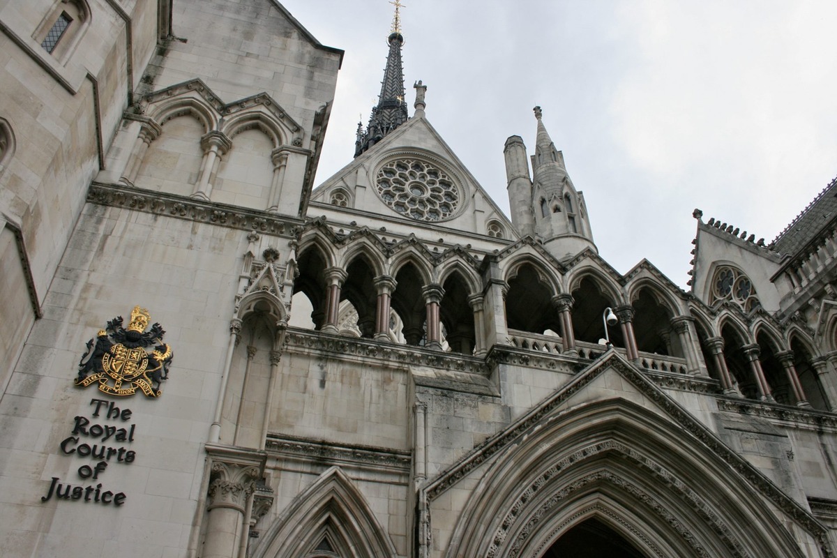 Jury trial controversy looms over Starmer after King’s Speech points to ...