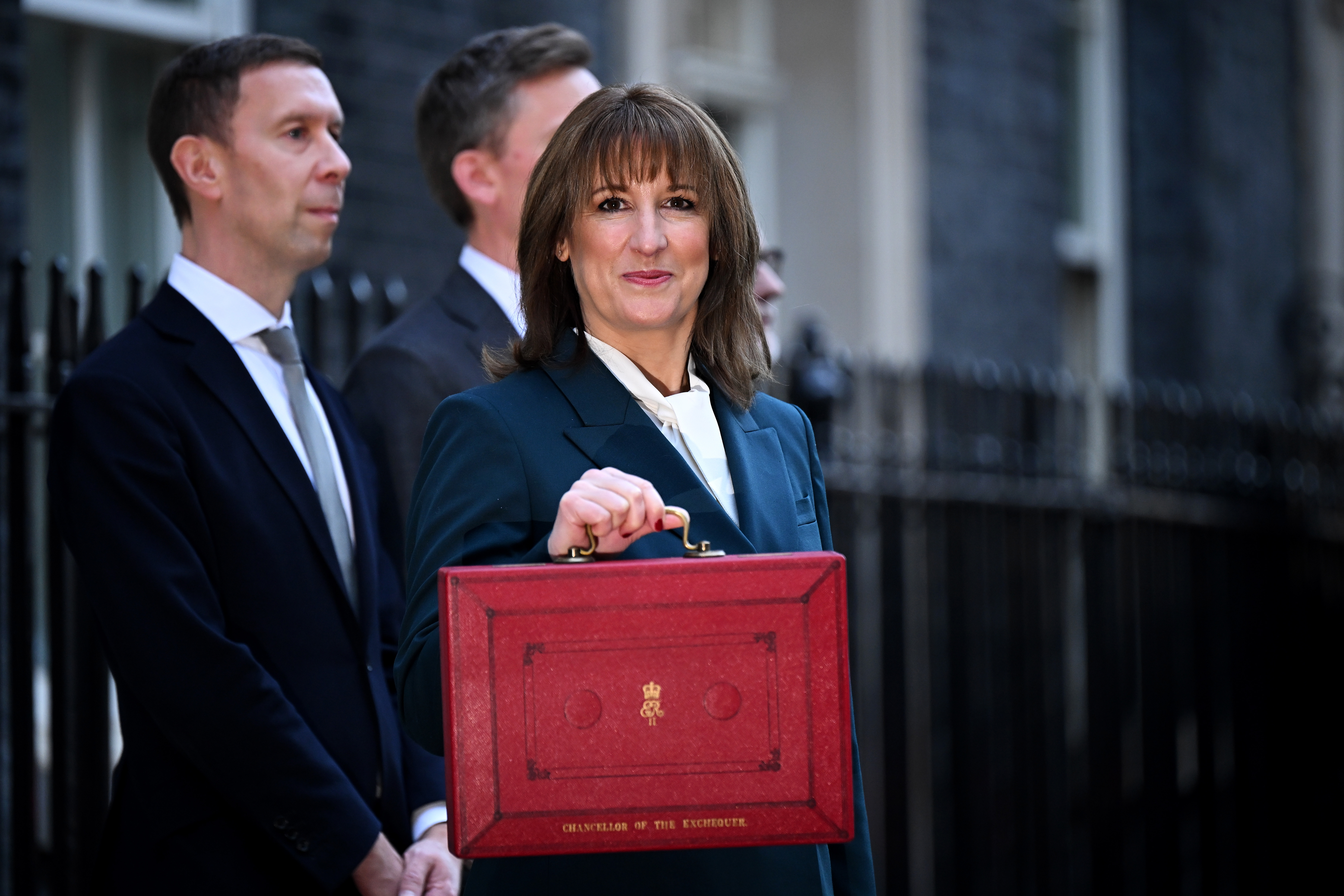 Andy Burnham makes £1bn challenge to Starmer and Reeves